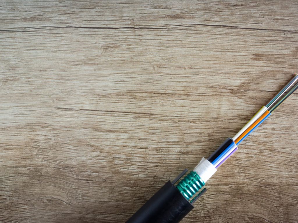 Cómo funciona FTTH: principales tipos de fibra óptica y ventajas | LCRcom